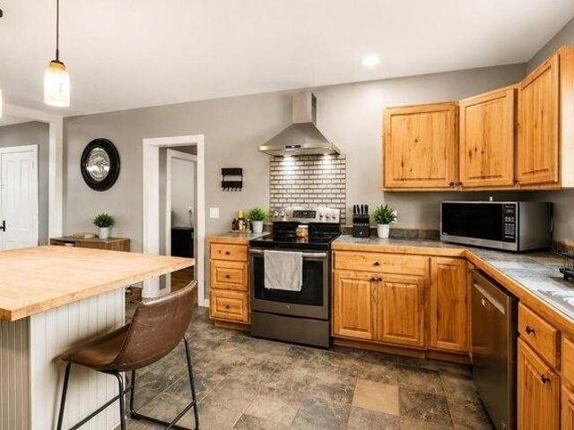 house with 5 bedroom, Madison ME ES105108570