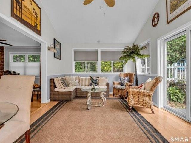 house with 5 bedroom, Madison CT DS104189632