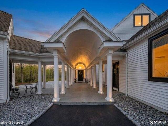 house with 5 bedroom, Madison CT DS102258904