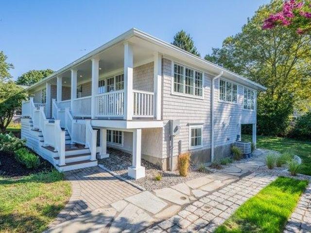 house with 5 bedroom, Madison CT ES104151460