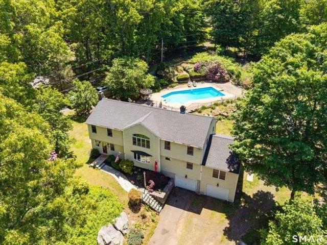 house with 5 bedroom, Madison CT ES104189632