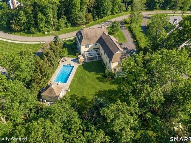 house with 5 bedroom, Madison CT ES104791859