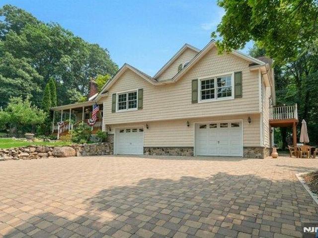 house with 5 bedroom, Mahwah NJ DS104478180