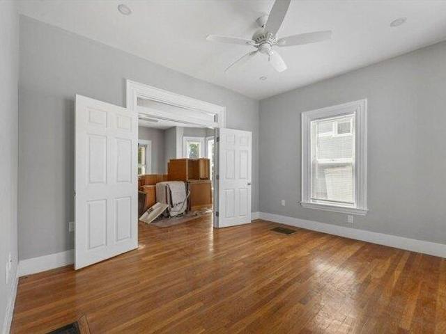 house with 5 bedroom, Malden MA ES104810487