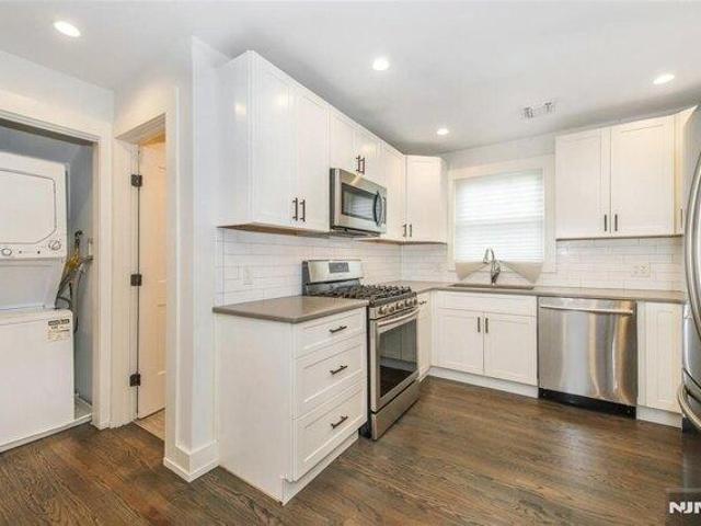 house with 5 bedroom, Maplewood NJ ES104808259