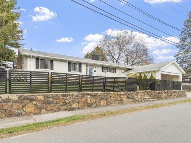 house with 5 bedroom, Marblehead MA ES103433520