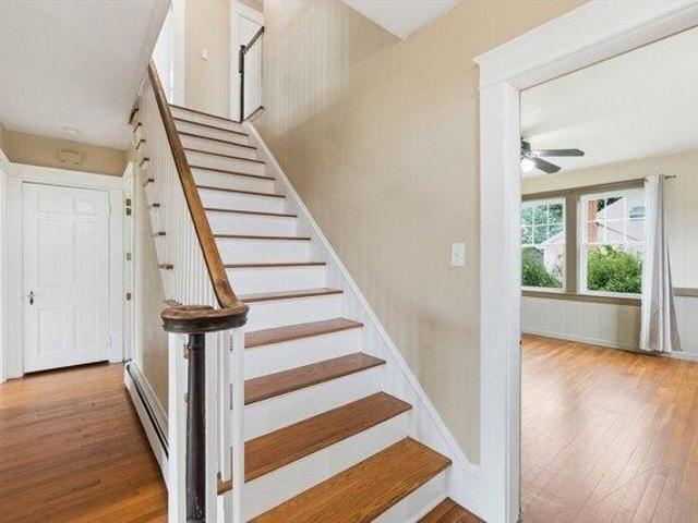 house with 5 bedroom, Marlborough MA ES105040732