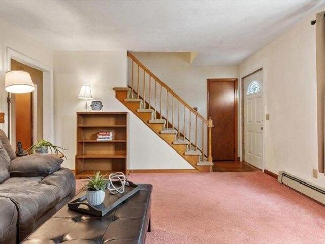 house with 5 bedroom, Marlborough MA ES105082569