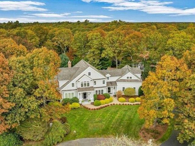 house with 5 bedroom, Mashpee MA DLS102370576