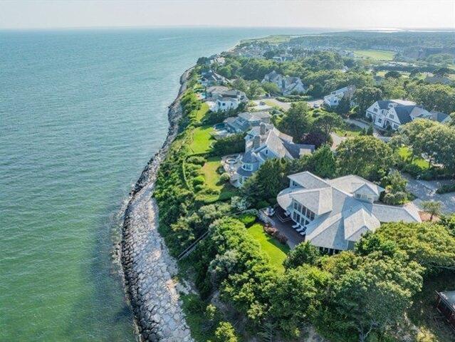 house with 5 bedroom, Mashpee MA DLS103036470
