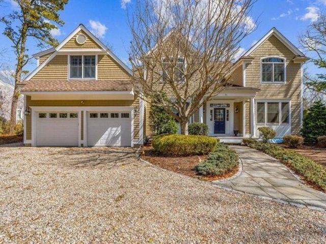 house with 5 bedroom, Mashpee MA DS102959107