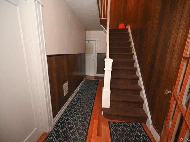 house with 5 bedroom, Maspeth NY ES105205177