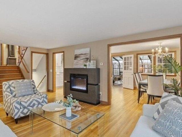 house with 5 bedroom, Maynard MA DLS103036731