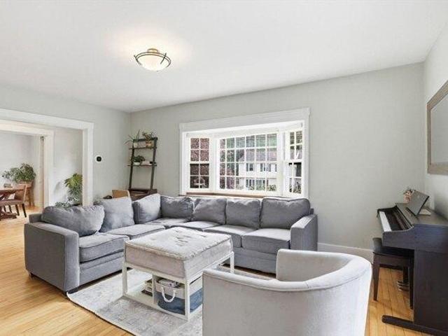 house with 5 bedroom, Maynard MA ES104044210