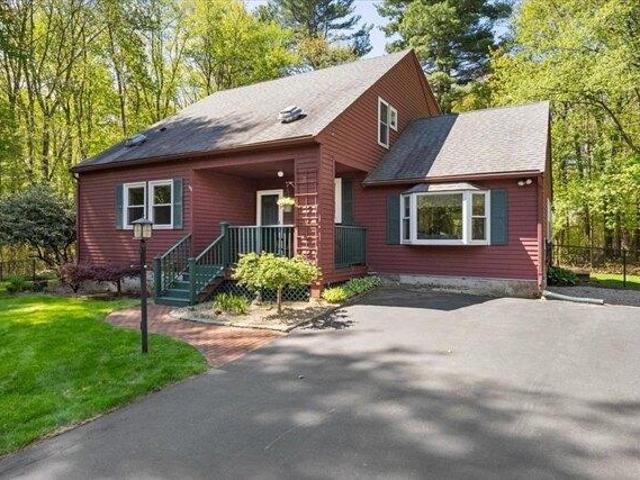 house with 5 bedroom, Medway MA DLS102369537