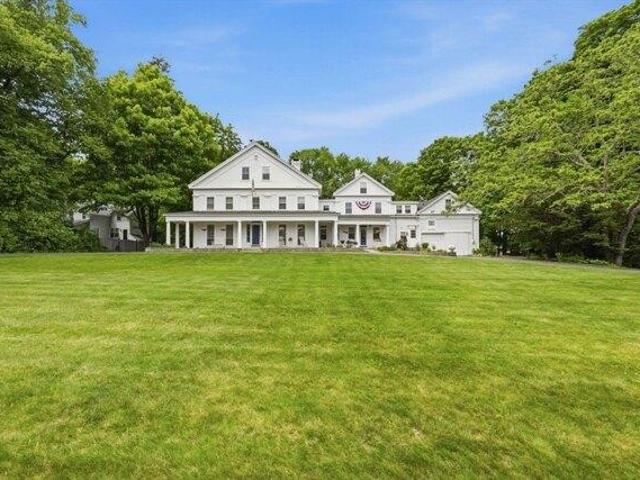 house with 5 bedroom, Medway MA ES103224313