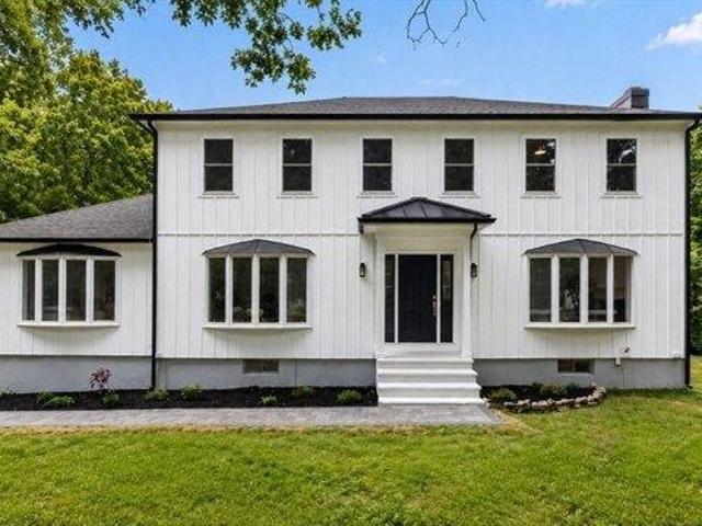 house with 5 bedroom, Medway MA ES104691638