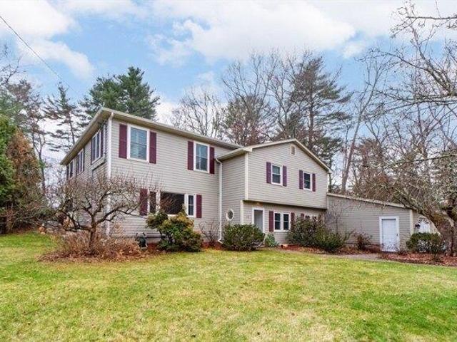 house with 5 bedroom, Medfield MA DLS102530102