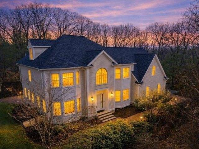 house with 5 bedroom, Medfield MA DS102961380