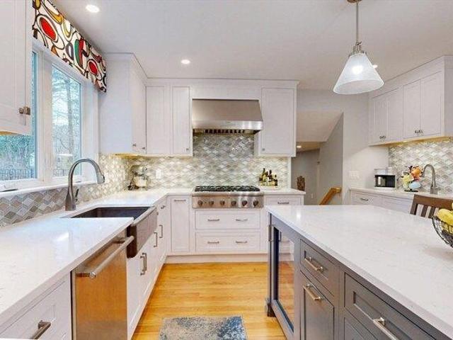 house with 5 bedroom, Medfield MA ES103016344