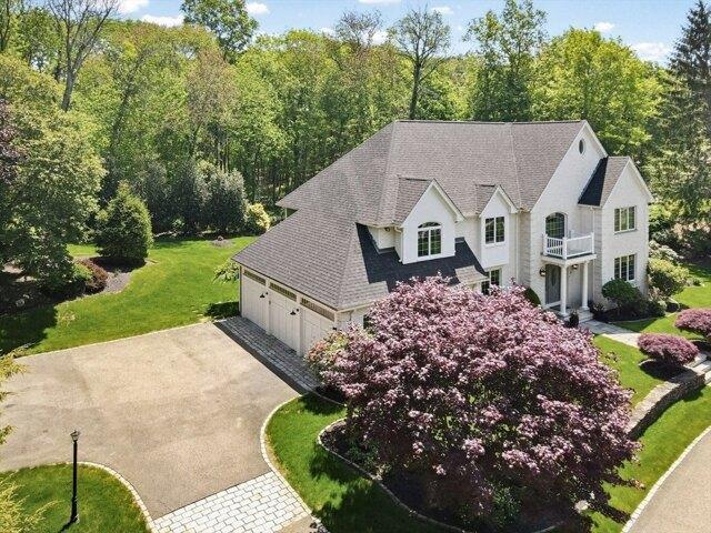 house with 5 bedroom, Medfield MA ES103969236