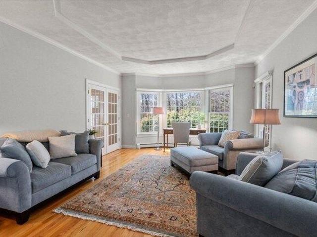 house with 5 bedroom, Medfield MA ES104042344