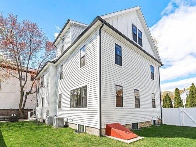 house with 5 bedroom, Medford MA DLS102800484