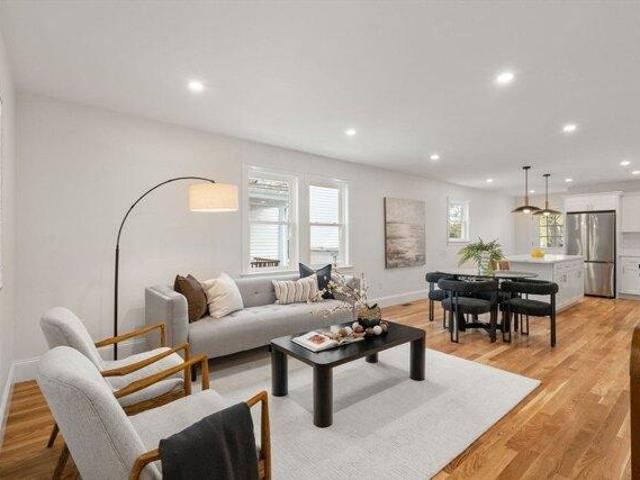 house with 5 bedroom, Medford MA DLS103017805