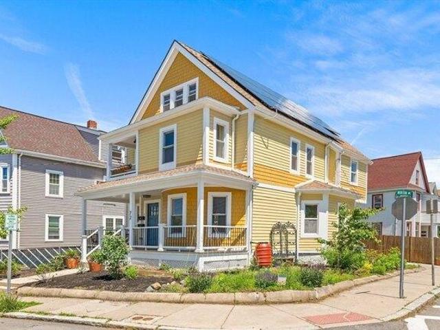 house with 5 bedroom, Medford MA DS102961207