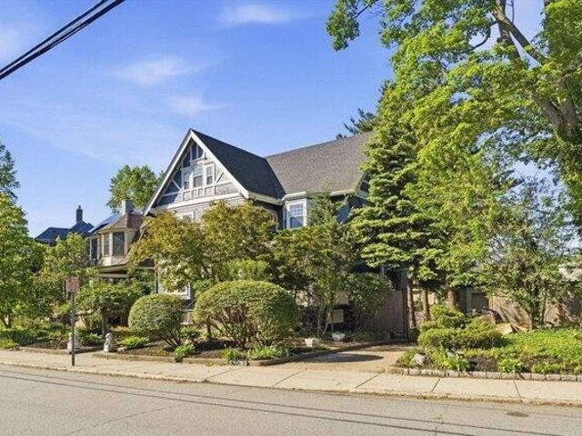 house with 5 bedroom, Medford MA DS103848906