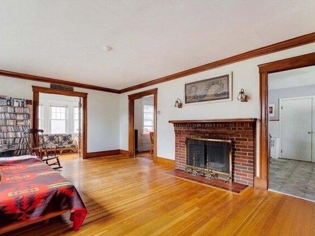house with 5 bedroom, Medford MA ES104902148