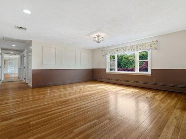house with 5 bedroom, Medford MA ES105123856