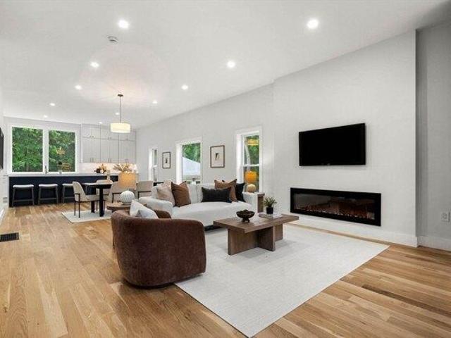 house with 5 bedroom, Medford MA ES102823968