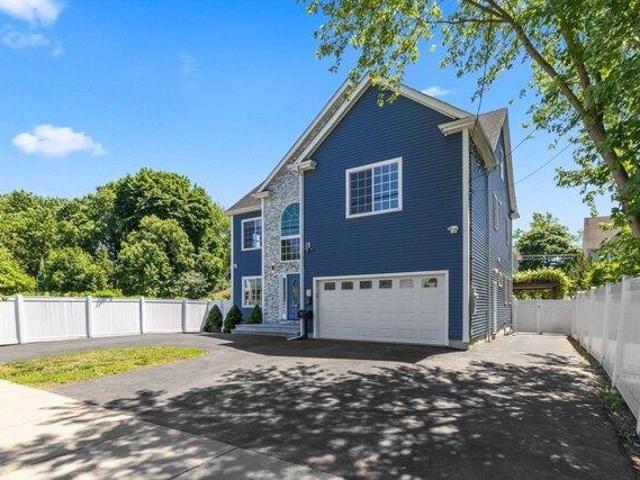 house with 5 bedroom, Medford MA ES103442692