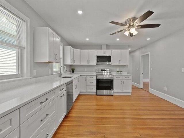 house with 5 bedroom, Medford MA ES103443329