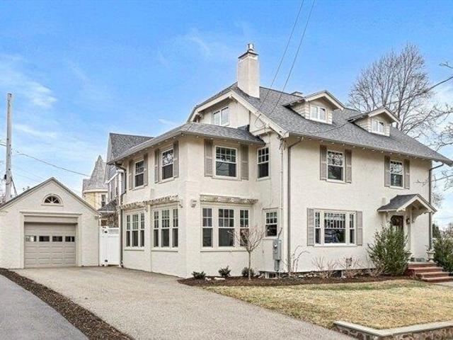 house with 5 bedroom, Melrose MA DLS102346099