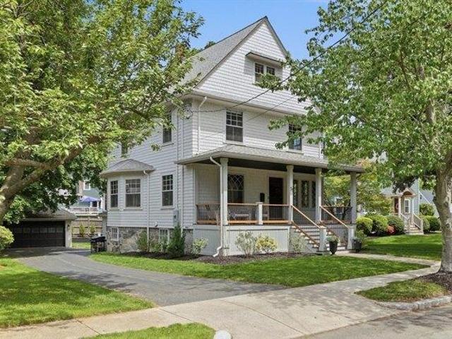 house with 5 bedroom, Melrose MA DLS102707869