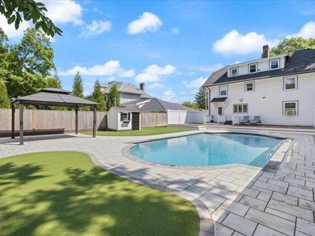 house with 5 bedroom, Melrose MA ES105080134