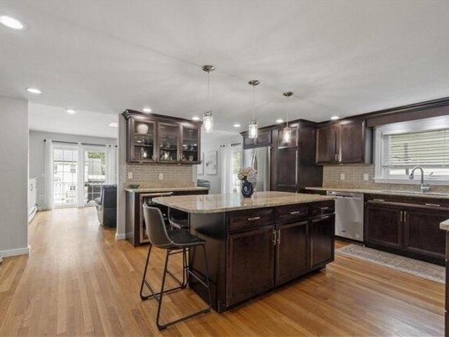 house with 5 bedroom, Melrose MA ES105116060
