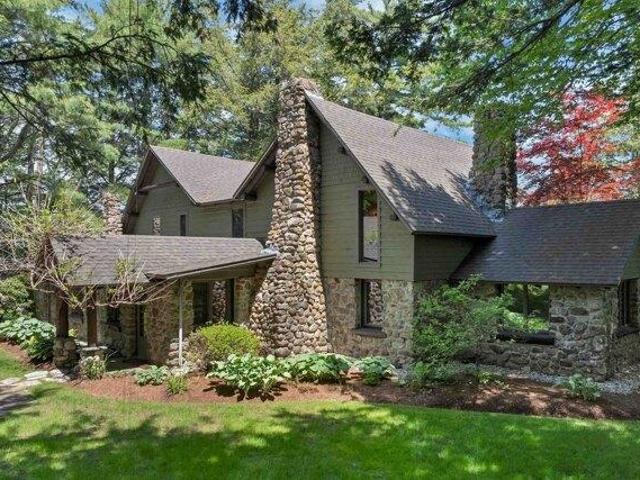 house with 5 bedroom, Meredith NH ES105095509