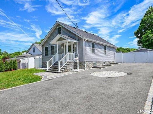 house with 5 bedroom, Meriden CT DLS102724875