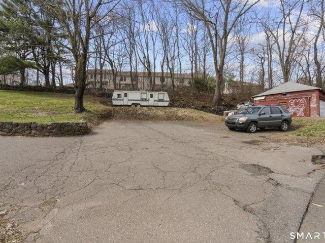 house with 5 bedroom, Meriden CT DLS103101486