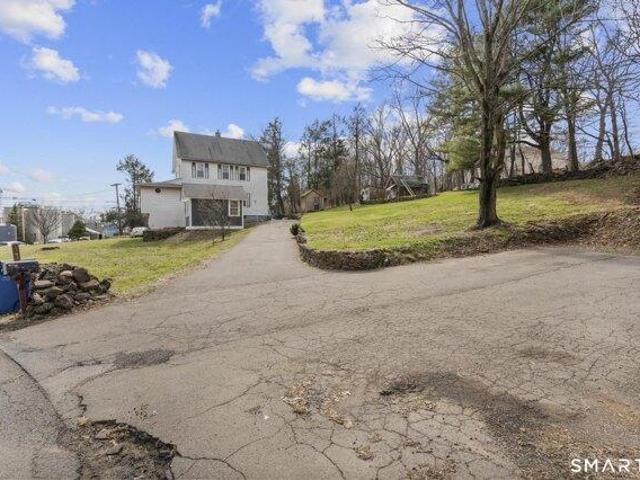house with 5 bedroom, Meriden CT ES104152346