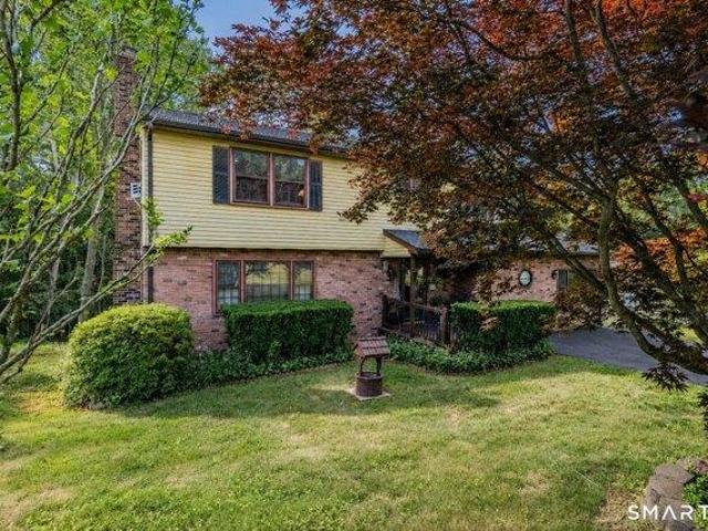 house with 5 bedroom, Meriden CT ES104478263