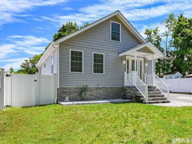 house with 5 bedroom, Meriden CT ES104605509