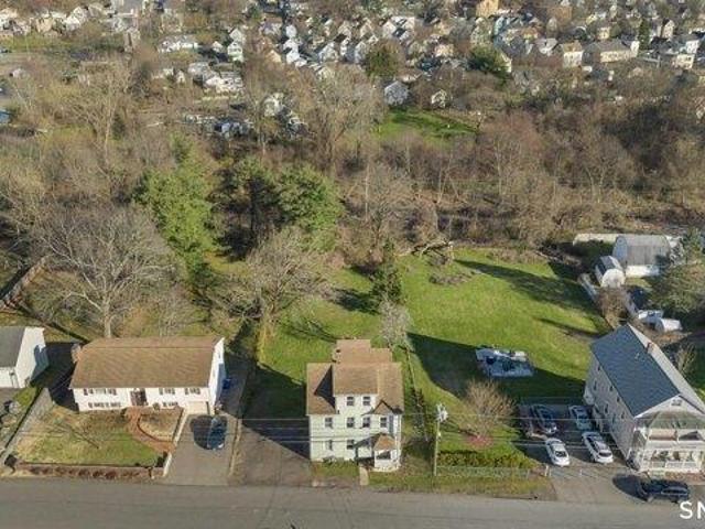 house with 5 bedroom, Meriden CT ES105141780