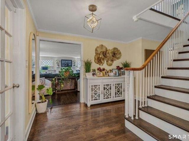 house with 5 bedroom, Meriden CT ES105231068