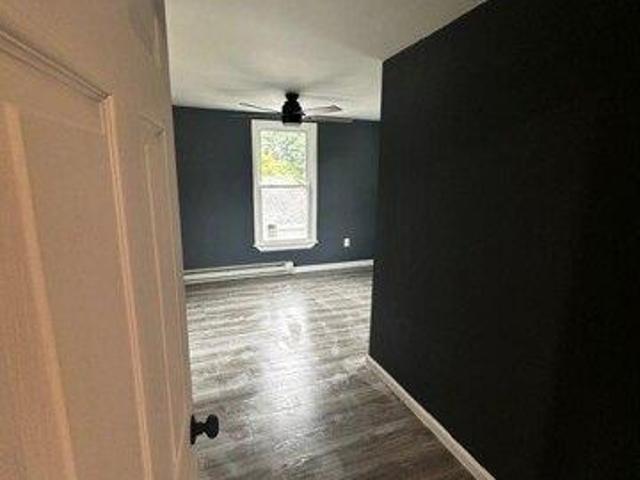 house with 5 bedroom, Meriden CT ES103930503