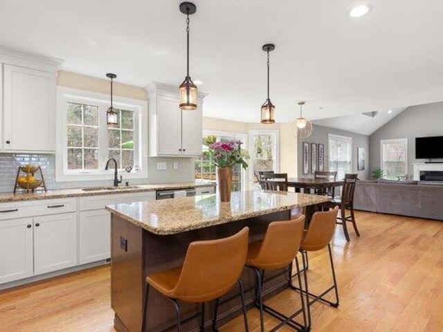 house with 5 bedroom, Merrimac MA ES103433133