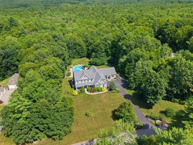 house with 5 bedroom, Merrimack NH DS104113903